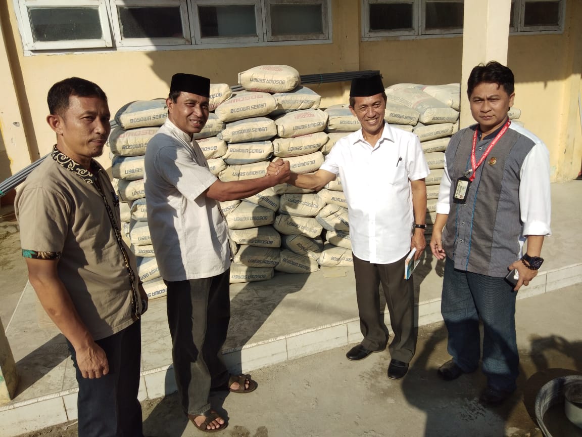 IKA Fahut Unanda Sumbang 100 Sak Semen Pembangunan Masjid Kampus | RITMEE.CO.ID